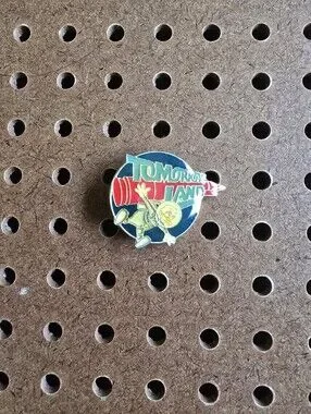 Walt Disney | Accessories | Vintage 985 Disney Tomorrow Land Donald ...